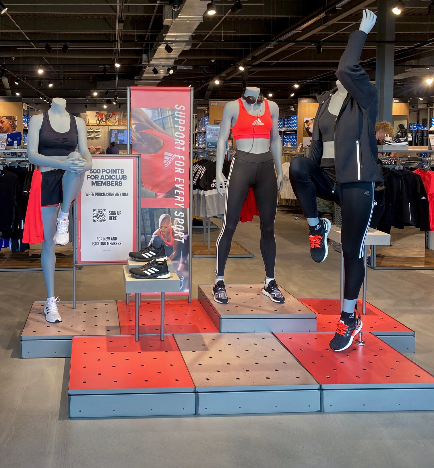 How Visual Merchandising Is Changing the Outlet Retail Experience!